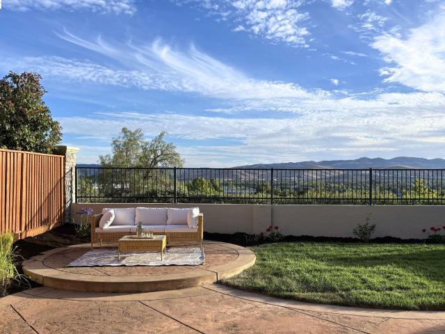 156 Paddington Ct