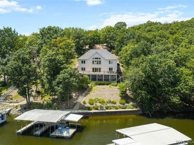 156 Ridgewood Dr, Four Seasons, MO 65049