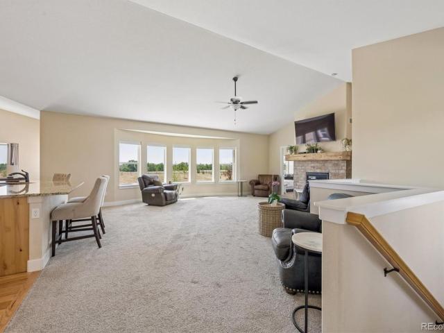 156 W 8th Avenue