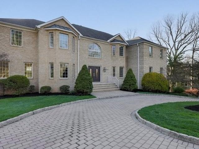 156 Washington Dr, Watchung, NJ 07069