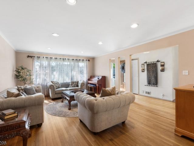 156 Wentz Ave