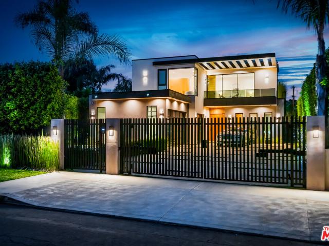 15743 Hesby St, Encino, CA 91436 | MLS #26658 | Compass