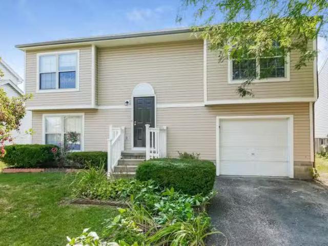 1574 Autumn Village Dr, Columbus, OH 43223 MLS 225011150