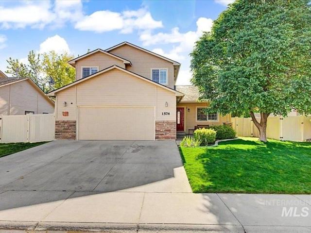 1574 S Glasgow Ave, Nampa, ID 83686