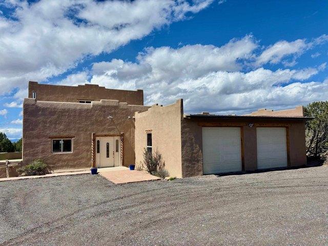 1574 Weimer Rd, Taos, NM 87571
