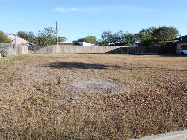 1574 Wildwood Trail Blvd, Kingsville, TX 78363