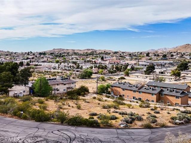 15750 Olalee Rd, Apple Valley, CA 92307