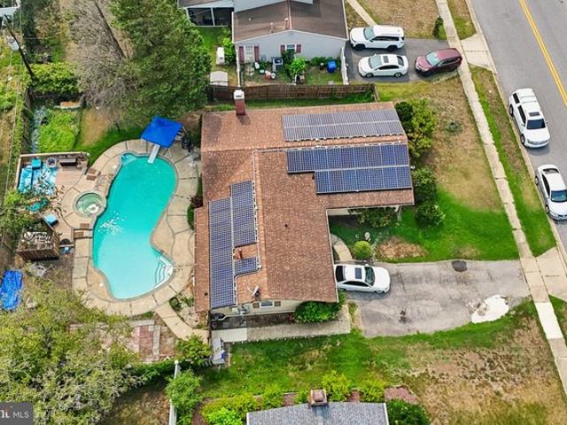 15751 Pointer Ridge Dr, Bowie, MD 20716