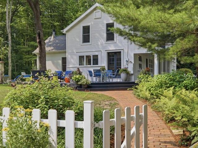 15752 Locke Rd, Union Pier, MI 49129