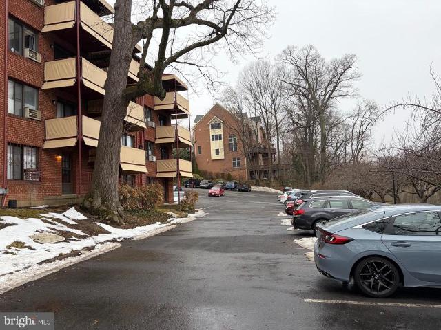 1575 N Colonial Terrace # 104 Y