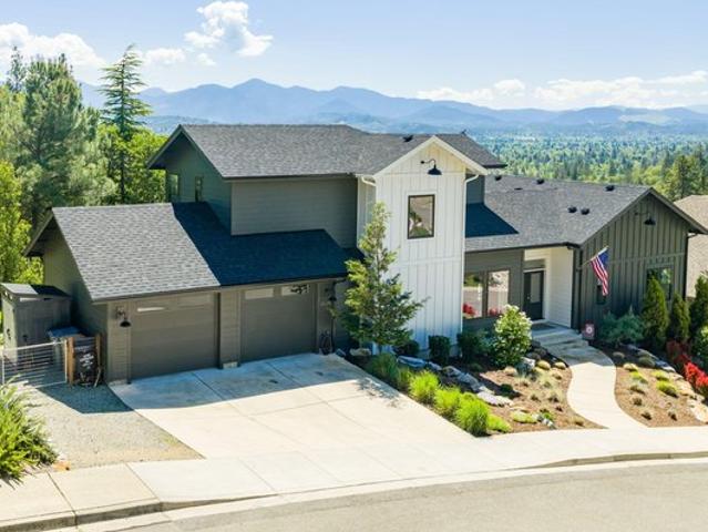 1575 NE Noble Hts, Grants Pass, OR 97526