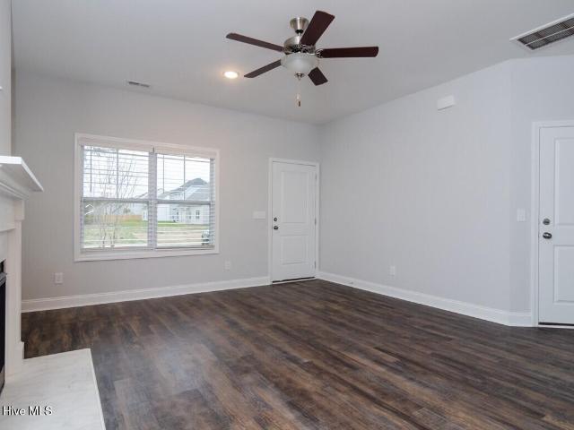 1575 Grey Cliff