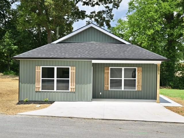 1575 Strawberry Ln NE, Cleveland, TN 37311