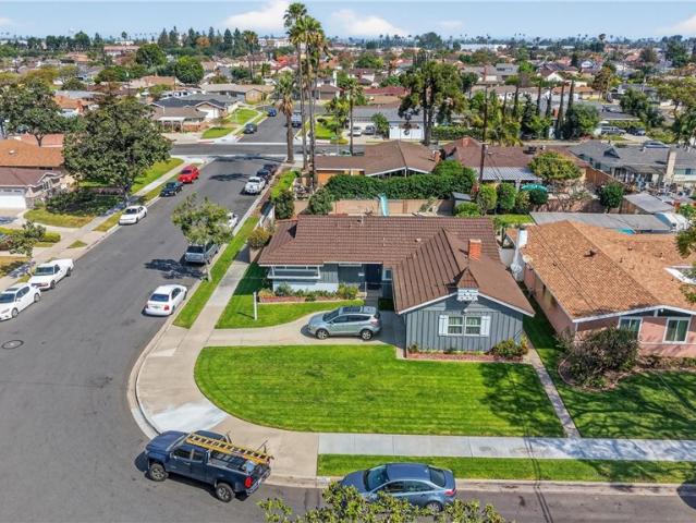 1575 W Edithia