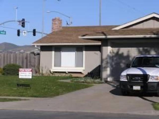 $1575 / 3br 3bd 2ba 18553 Kenndey ST Salinas map