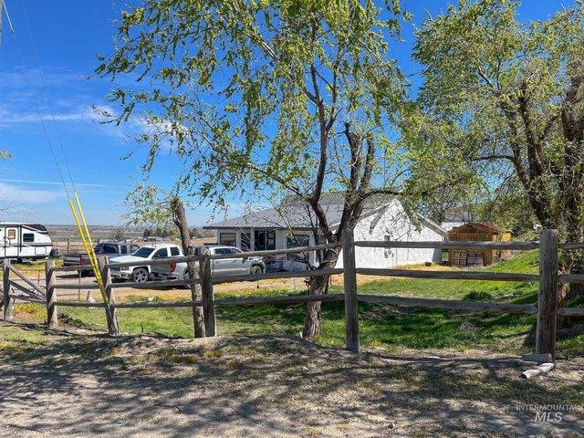 1576 N State Line Rd, Homedale, ID 83628