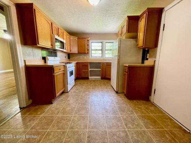 1576 Old Ford Rd