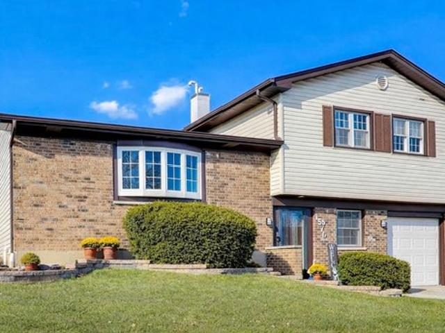 1576 Von Braun Trl, Elk Grove Village, IL 60007