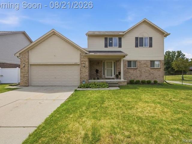 15770 E 14 Mile Rd, Fraser, MI 48026