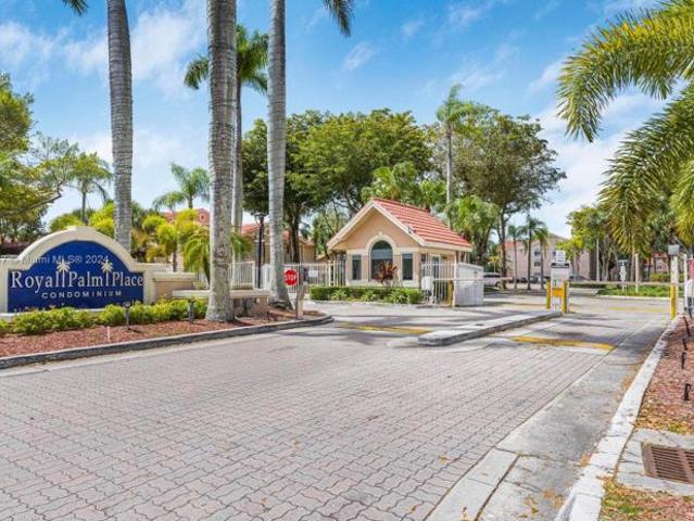 15771 SW 104th Terrace #302, Miami, FL 33196