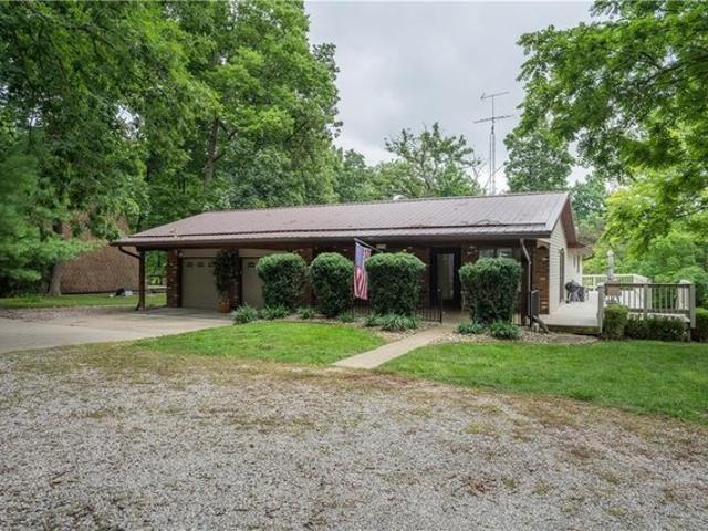 15774 N Bluebird Dr, Effingham, IL 62401