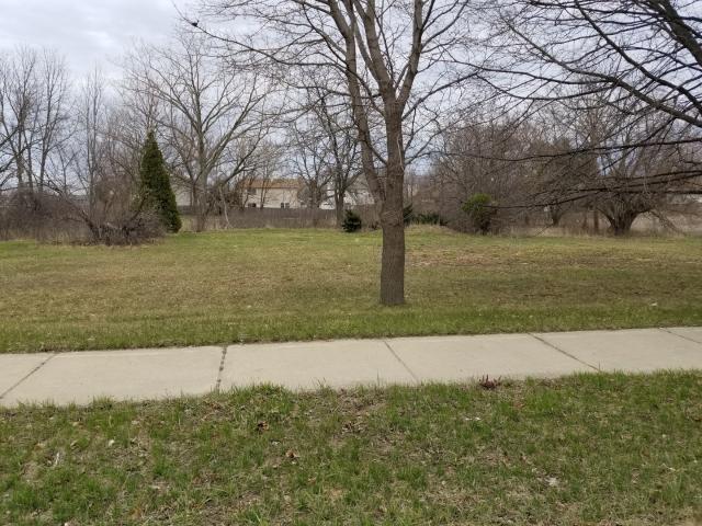 1577 N Dilleys Rd, Gurnee, IL 60031 | MLS #12598 | Compass