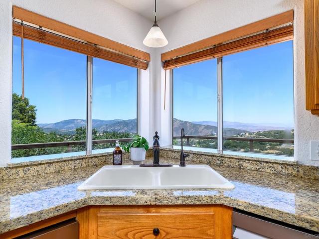 1577 Oak Land