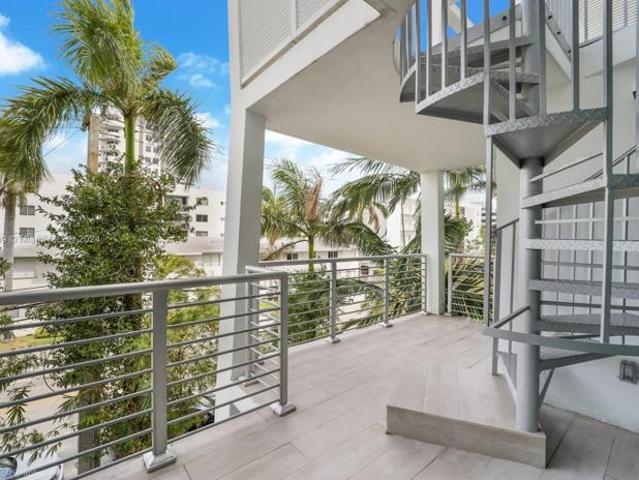 1577 Bay Rd #202, Miami Beach, FL 33139