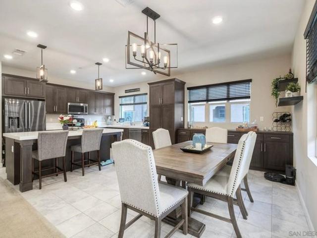 1577 Castillo Way Unit 5, Vista, CA 92081
