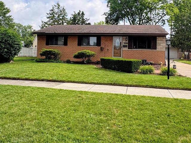 1577 S Dowling St, Westland, MI 48186