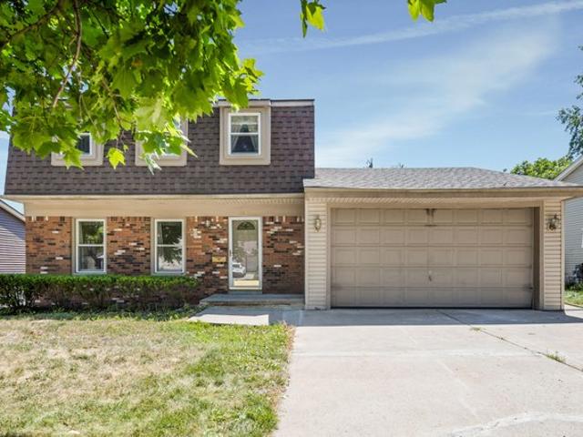 1577 Sheffield Dr, Ypsilanti, MI 48198