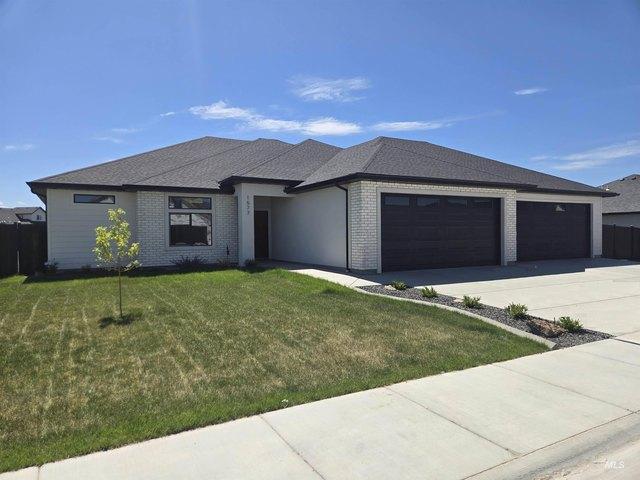 1577 Tule Dr, Twin Falls, ID 83301