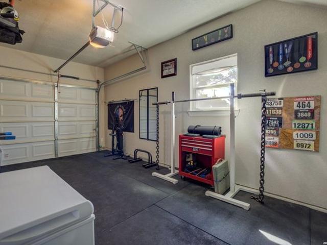 1577 Whispering Hills Dr, Canyon Lake, TX 78133