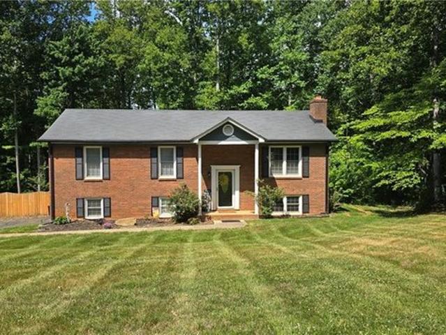 1578 Twin Oaks Dr, King, NC 27021