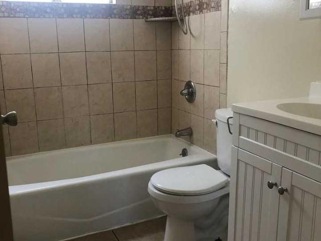 1578 2 Bedroom Apartment for Rent at 617 W 78th St, Los Angeles, CA 90044