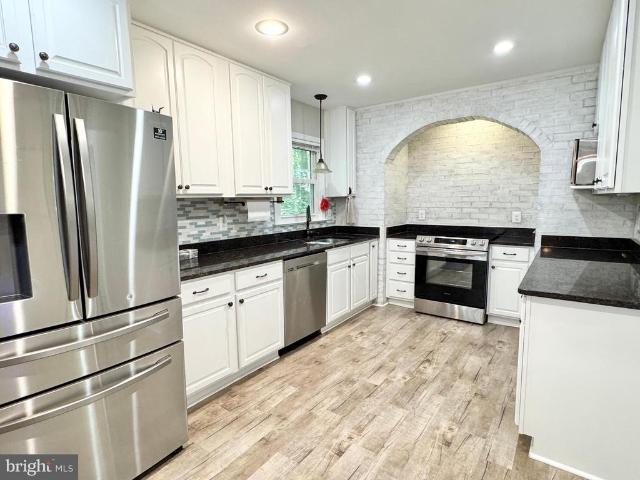 15793 Moncure