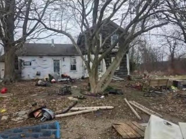 15798 S 44th St, Fulton, MI 49052