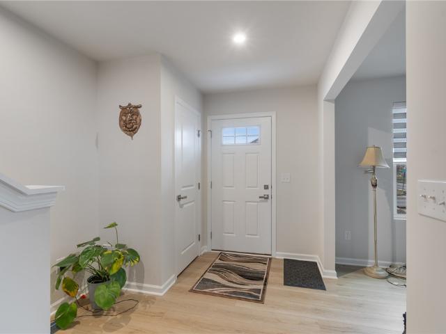 1579 Meadowbrook Ln, Farmington, NY 14425 | MLS #R1668