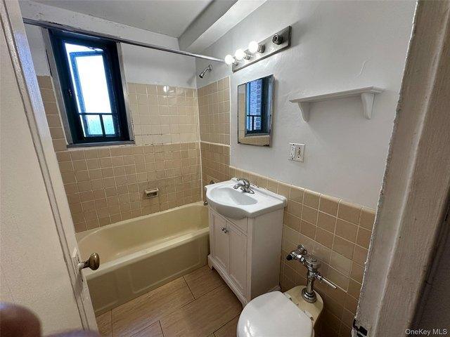 1579 Metropolitan Ave Apt 6H, Bronx, NY 10462
