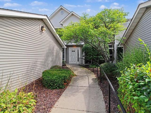 1579 Oakfield Dr, Ann Arbor, MI 48108