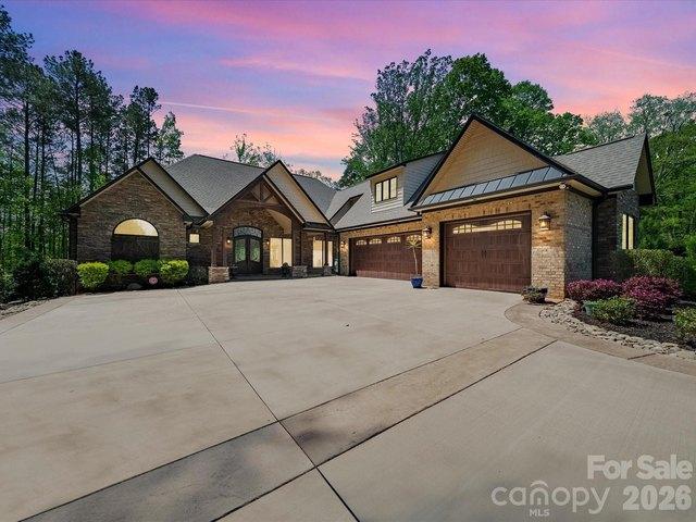 1579 Sunset Pointe Dr, Salisbury, NC 28146