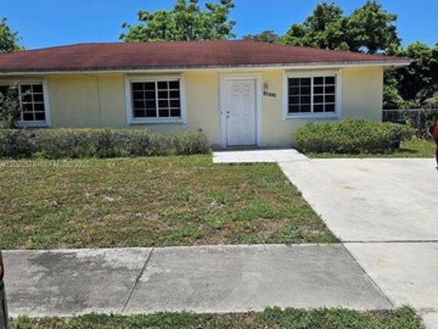 15700 NW 37th Pl, Miami Gardens, FL 33054