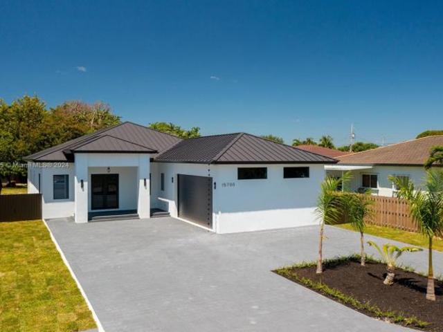 15700 SW 90th Ave, Palmetto Bay, FL 33157