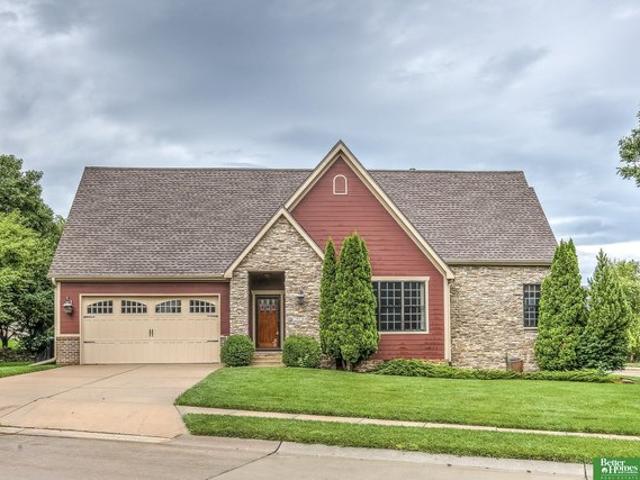 15704 Hartman Ave, Omaha, NE 68116