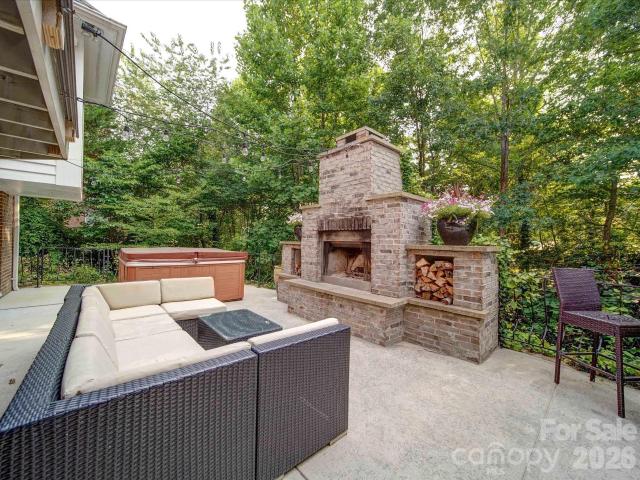 15708 Eagleview Dr, Charlotte, NC 28278 | MLS #4375