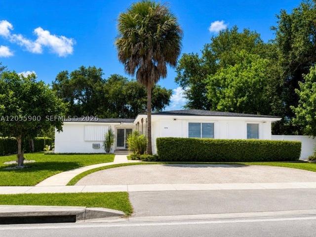 1570 NE 130th St, North Miami, FL 33161