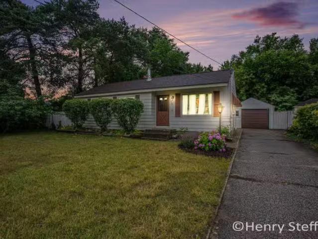 1570 BROOKMARK ST SE, GRAND RAPIDS, MI 49508 Single Family Res.