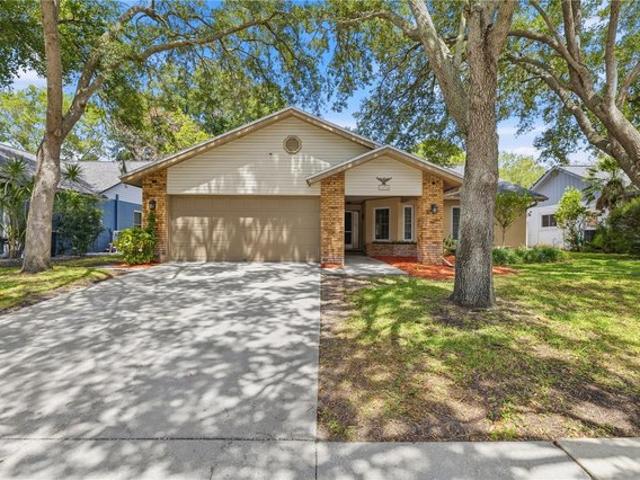 1570 Club Dr, Tarpon Springs, FL 34689