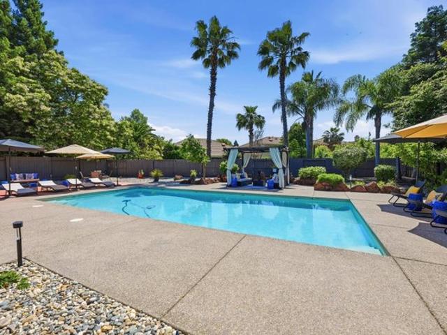 1570 Danbrook Dr, Sacramento, CA 95835