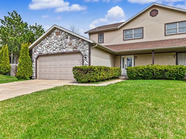 1570 Iroquois Ave, Grafton, WI 53024
